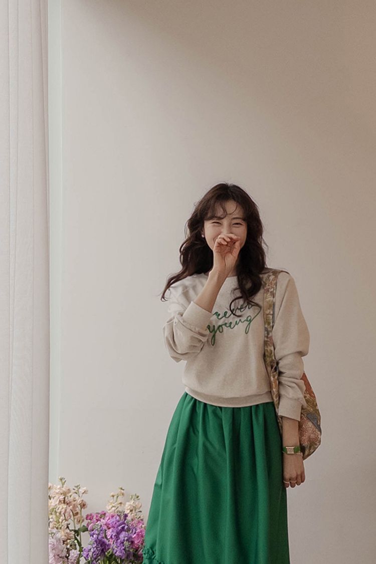 30709 網拍BEST 草寫英文落肩設計上衣 - iAnn