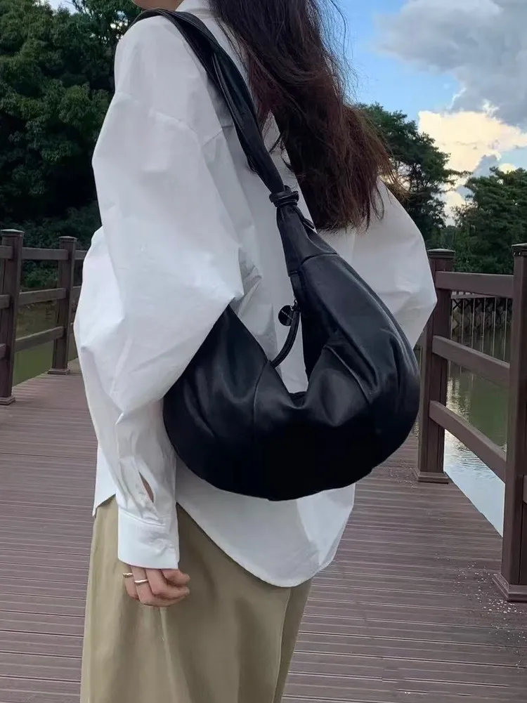 Bucks&Leather純羊皮斜挎流浪牛角包(珊編自購款) - ginkgo.kr