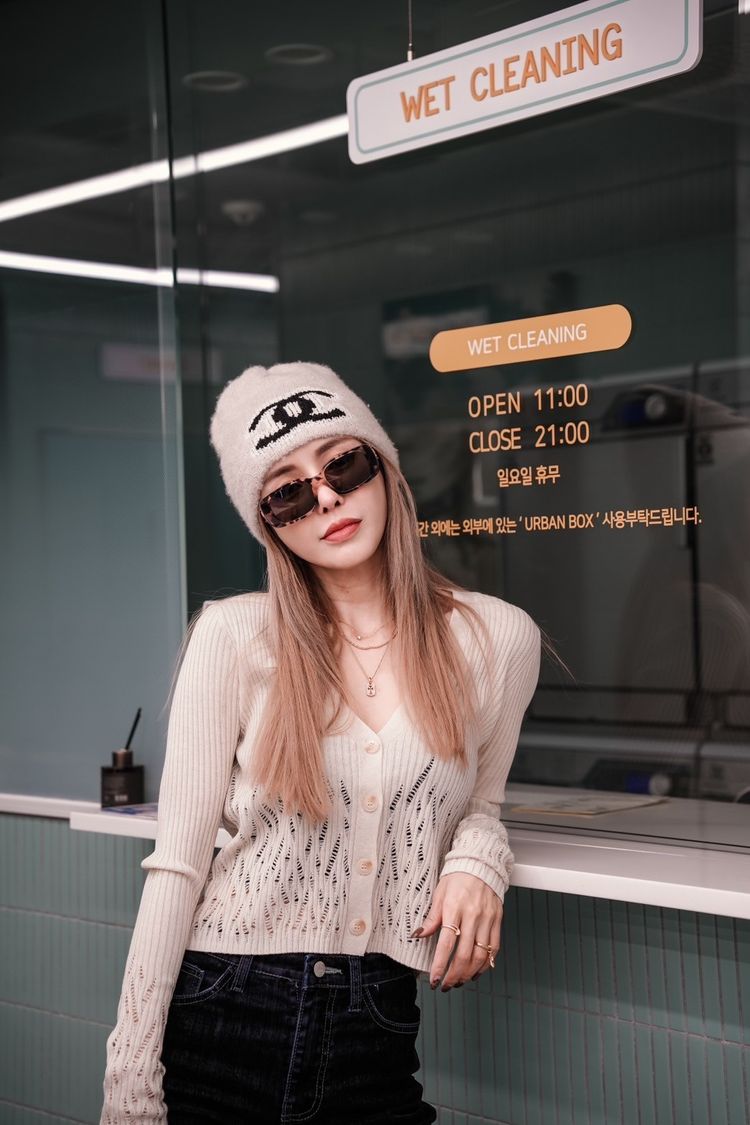 U141(自訂款)坑條下擺簍空針織排扣上衣 - ohanna